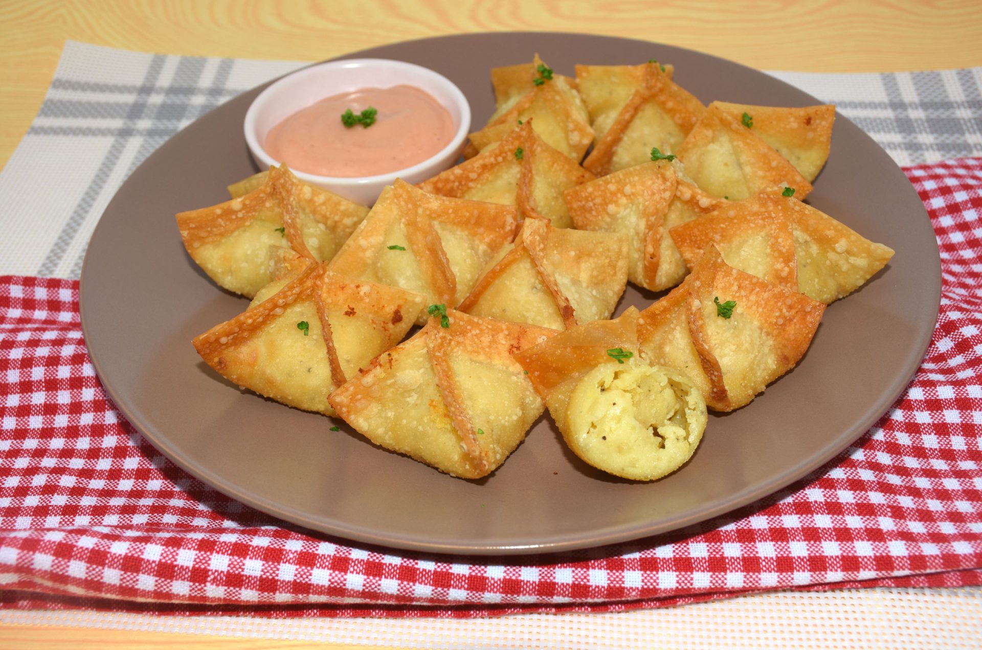 Ajinomoto | Cheesy Potato Pinsec Frito - Ajinomoto
