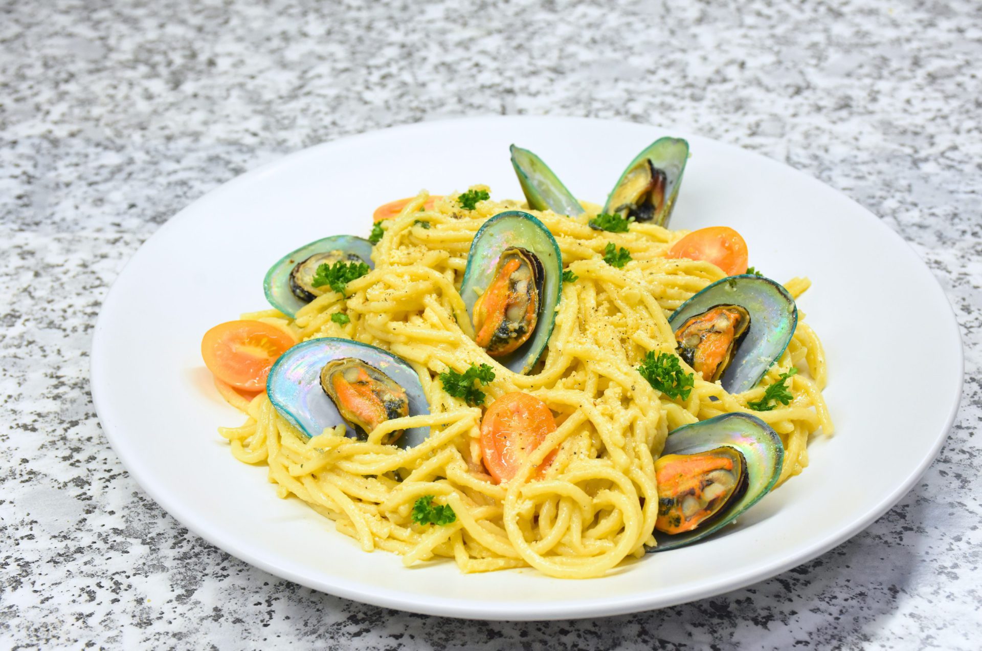 Ajinomoto | Garlic Mussels Pasta - Ajinomoto
